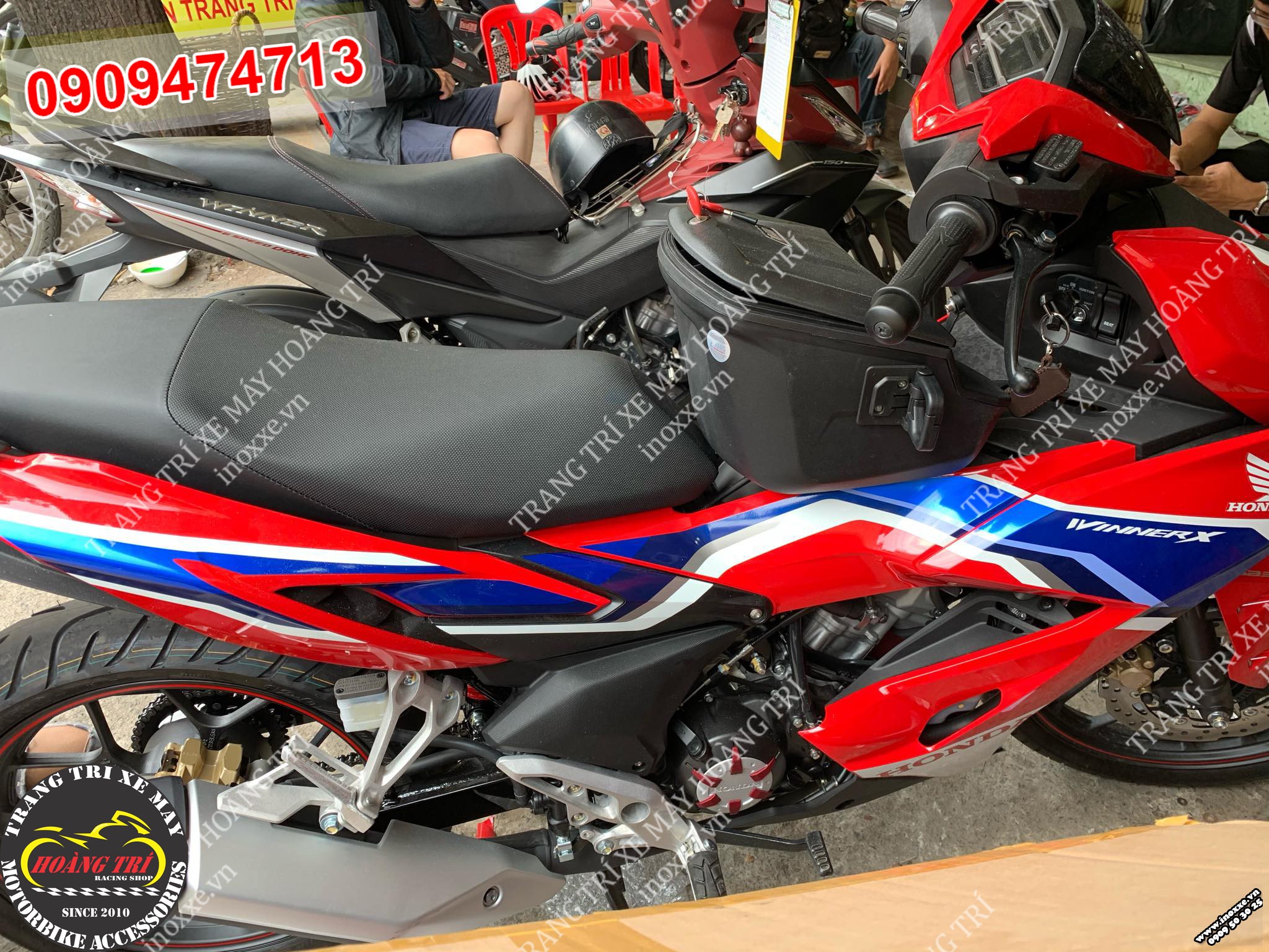 Winner X 2020 tem mới HRC lắp thùng giữa Givi và đồ chơi kiểng