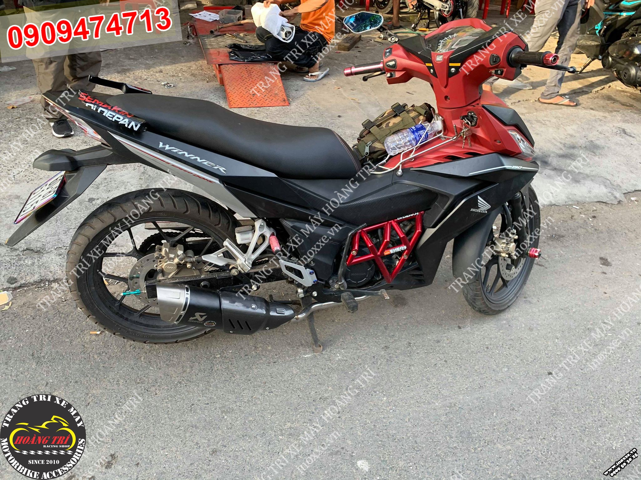 Anh khách chạy Winner V1 từ Long Khánh đến Shop độ vài món đồ chơi