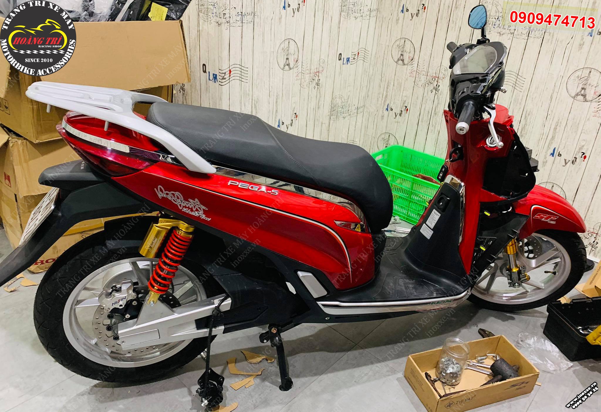 Xe máy điện Pega-S độ kiểng với chi phí 12 triệu đồng tại Hoàng Trí Racing