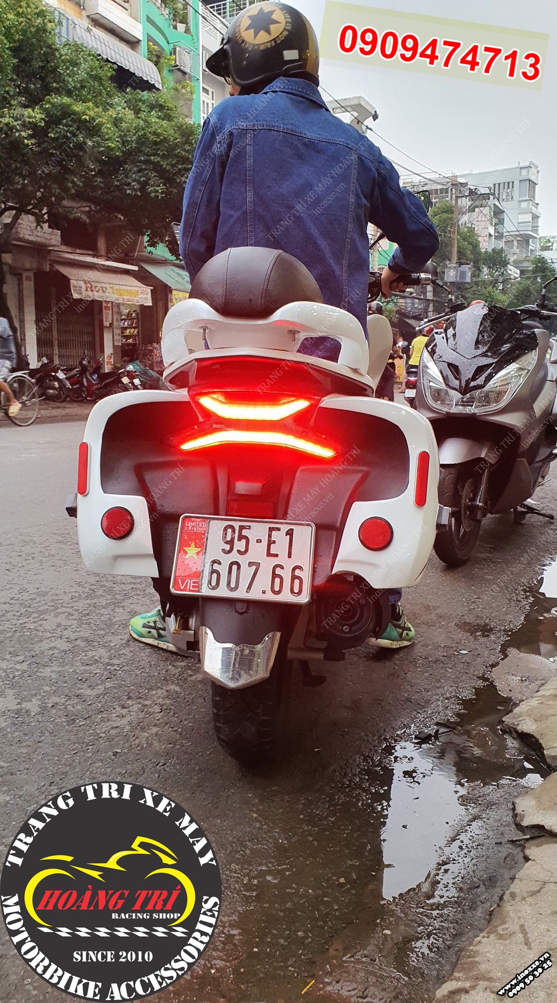 Honda PCX độ phong cách Honda Goldwing
